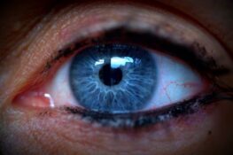 Grinding Spark in The Eye | Foreign Bodies in Eye ⋆ The Health Exchange